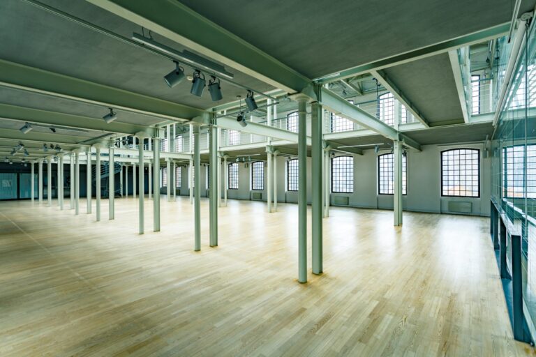 Architectural Glass For House Builders - Leeds Glass | Windows & Doors ...